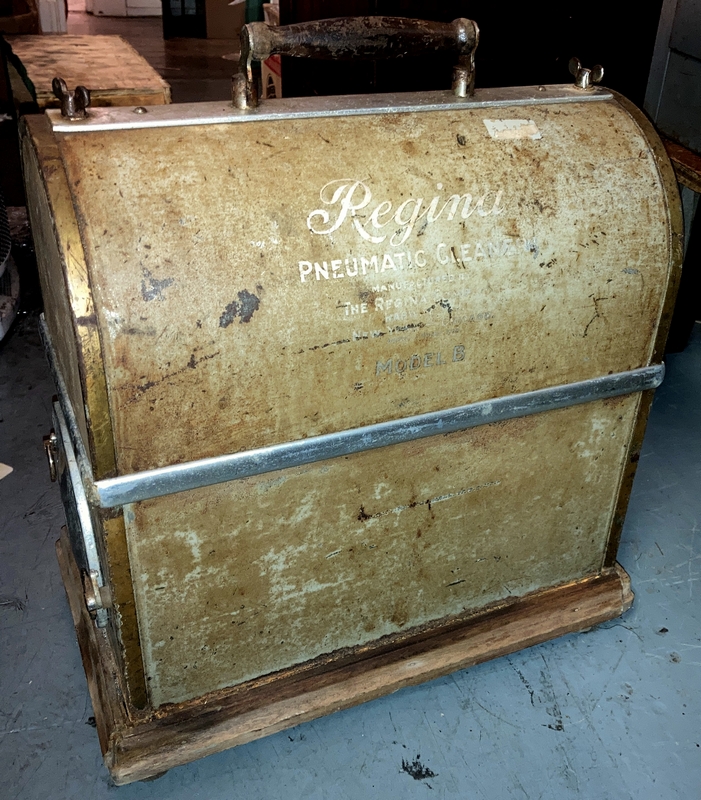 ANTIQUE VACUUM CLEANERS PAGE